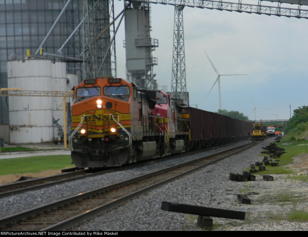BNSF 4305